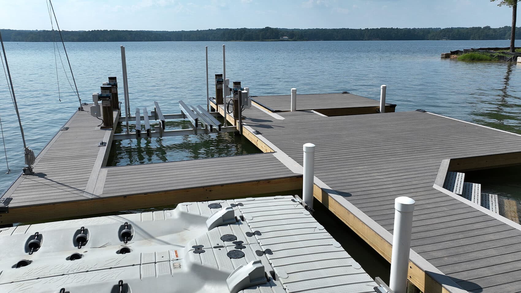 Choose the Best Dock: Floating Docks vs. Stationary Docks - LakeScape